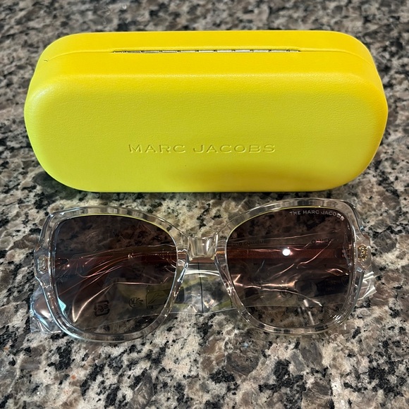 Marc Jacobs | Accessories | Nwt Marc Jacobs Brown Gradient Butterfly ...
